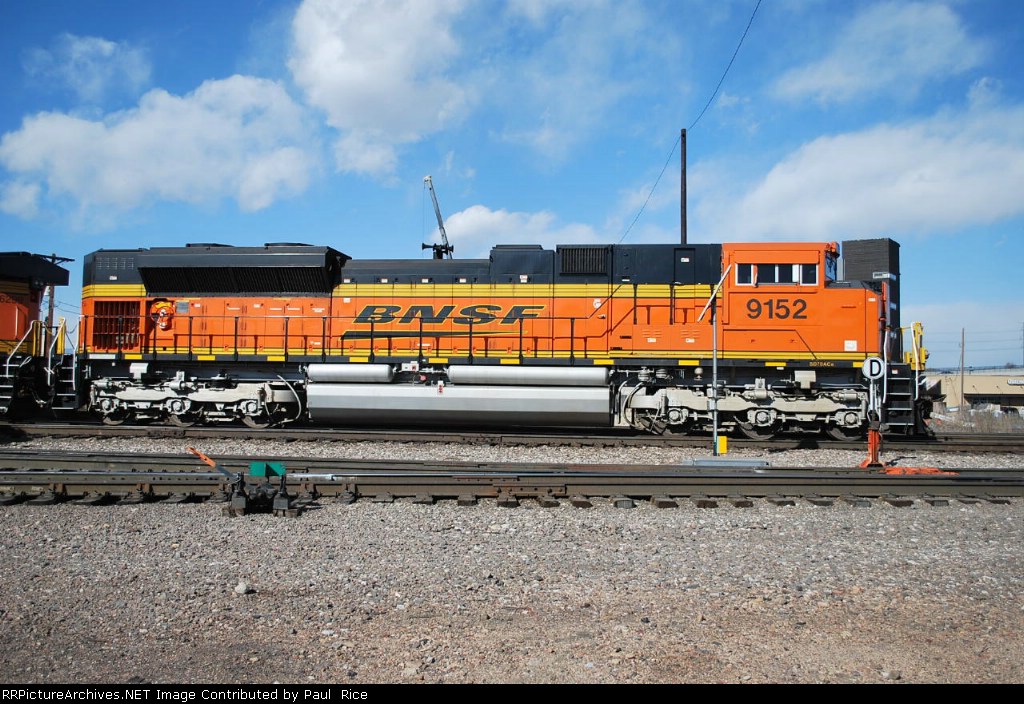 BNSF 9152